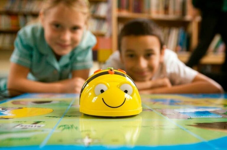 Comparación entre Bee-Bot y Blue-Bot. ¿Cuál es mejor? - EduTechnik